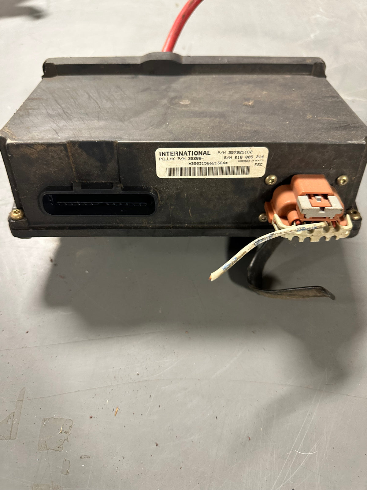 International 4300 CAB control module 3579251C2 used part — North ...