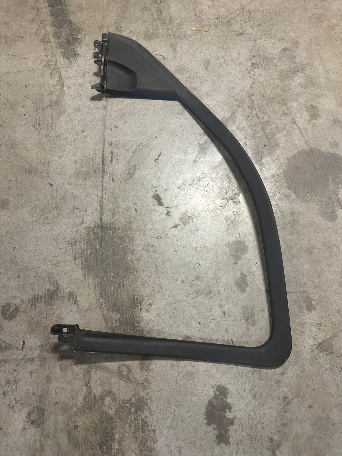 GM passenger side window molding new part — North Georgia Trucks and Parts