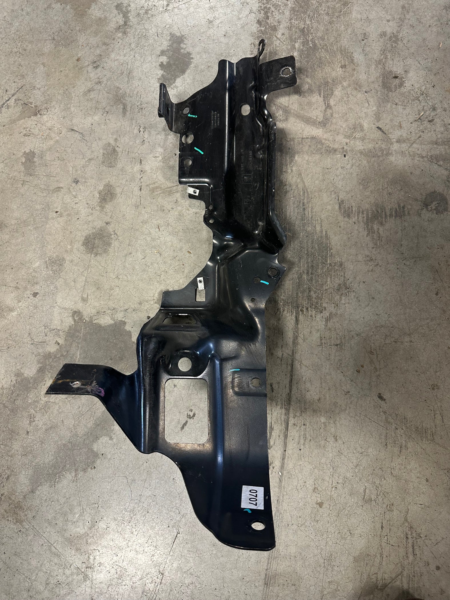 GM Front Passenger Side Bumper Impact Bar Bracket 84603330 new part ...