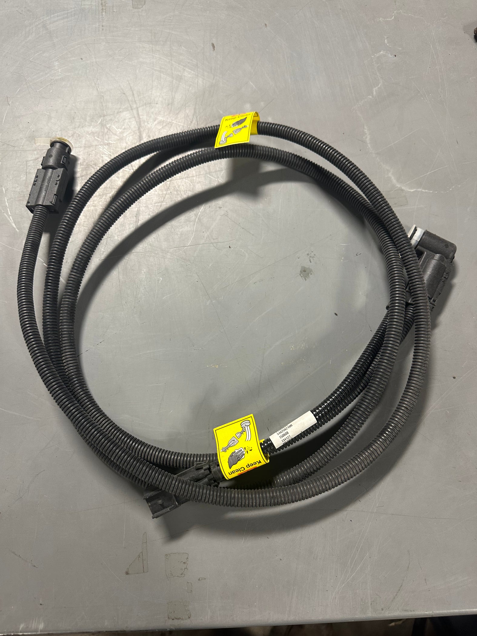 Volvo DEF pump hose 21483633 new part — North Georgia Trucks and Parts