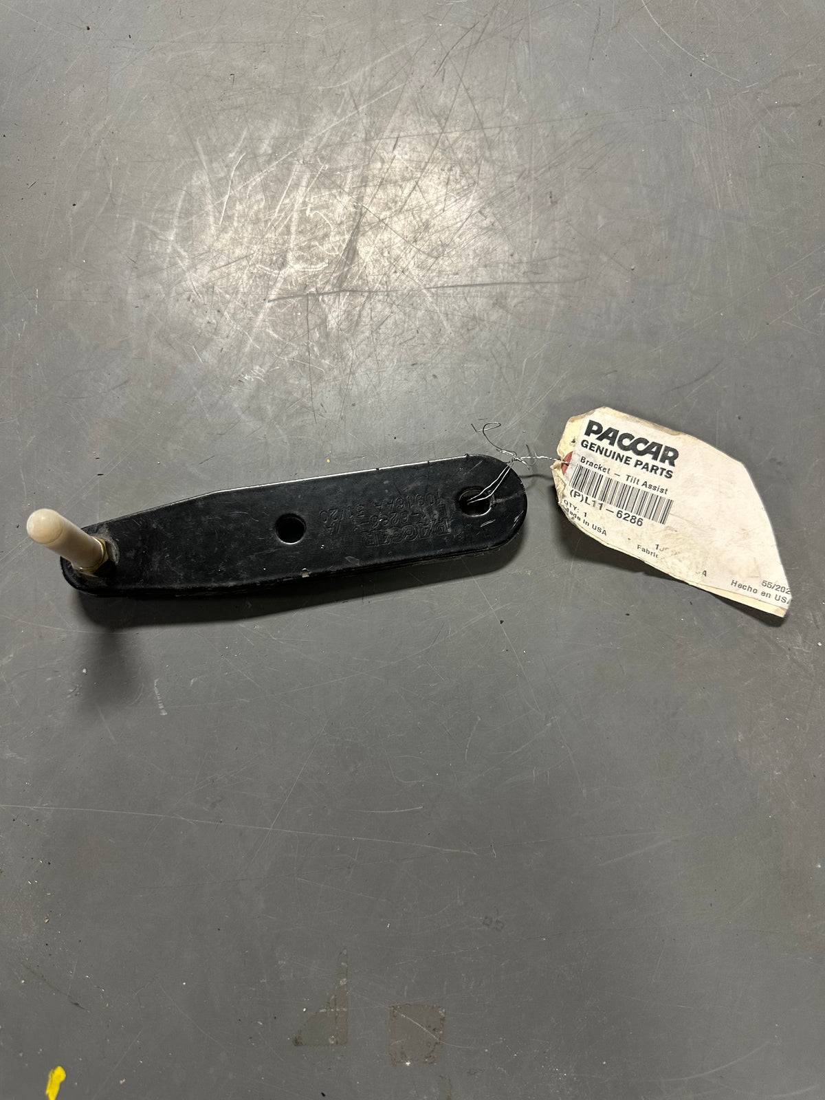 Peterbilt Paccar Bracket Tilt Assist L11-6286 new part — North Georgia ...