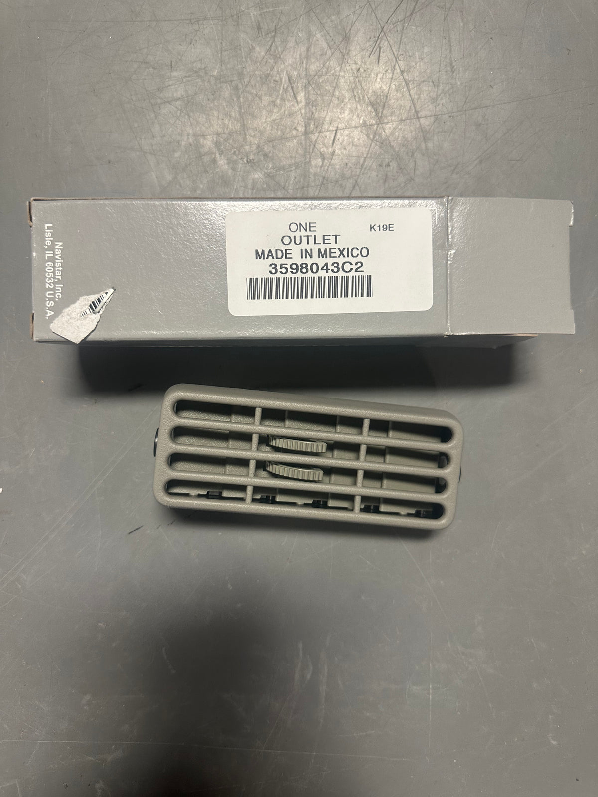 International a/c vent 3598043C2 new part — North Georgia Trucks and Parts