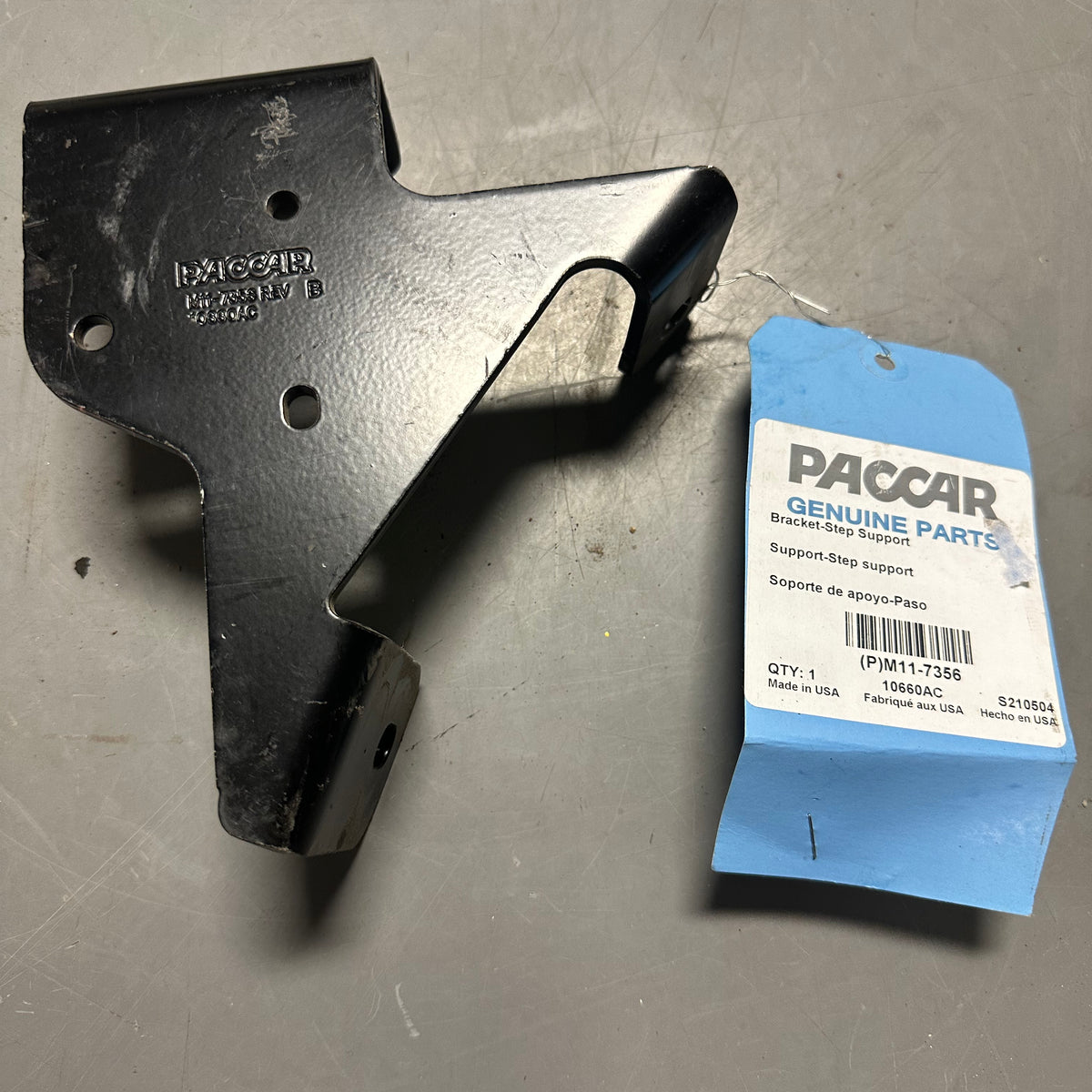 Peterbilt Paccar step support bracket M11-7356 new part — North Georgia ...