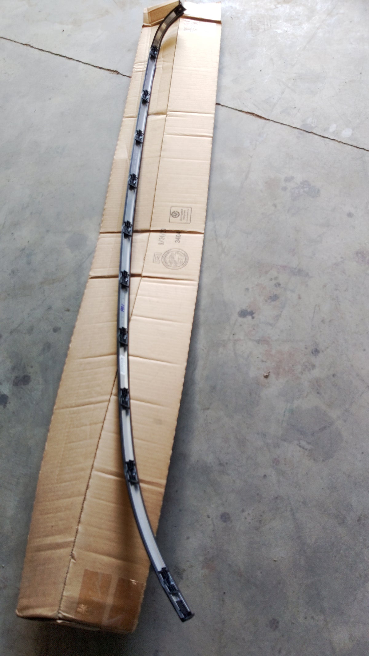 GM 2014-2019 roof molding passenger side RH 84293173 new OEM part ...