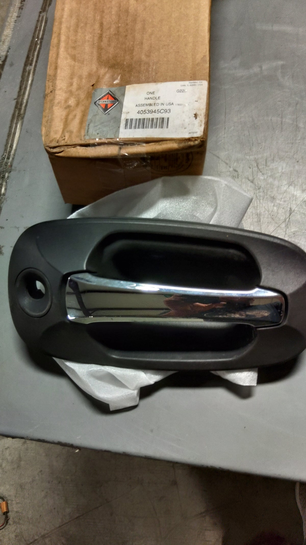 International left hand door handle 4053945C93 good used condition ...