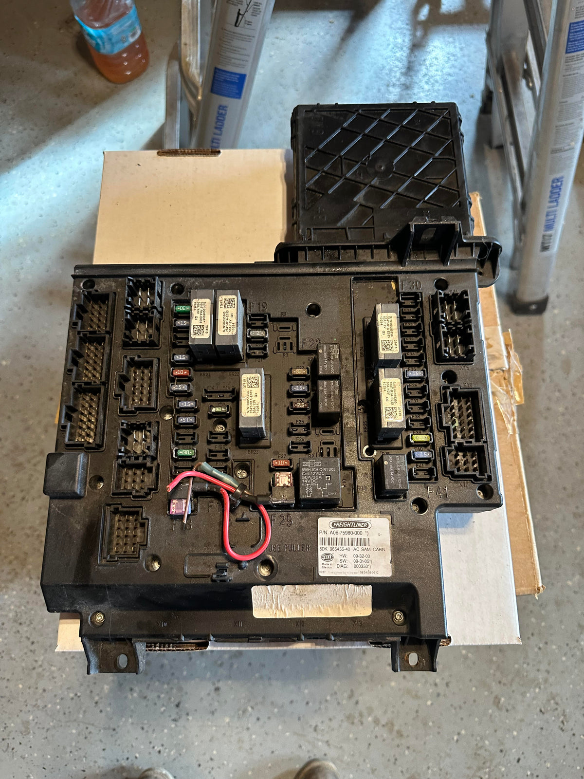 Freightliner Fuse Box A0675980000 Used Part — North Georgia Trucks and ...