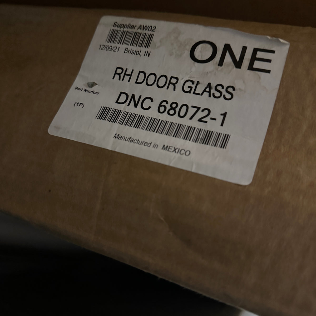 Freightliner DNC 68072-1 RH Side Glass OEM New Old Stock Part — North ...