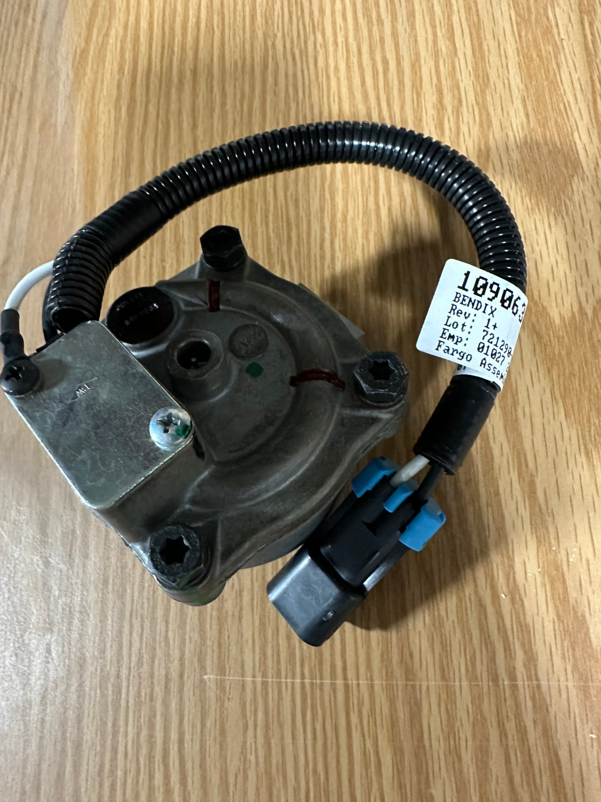 Bendix Air Brake Reservoir 109063 OEM New Old Stock Part — North ...