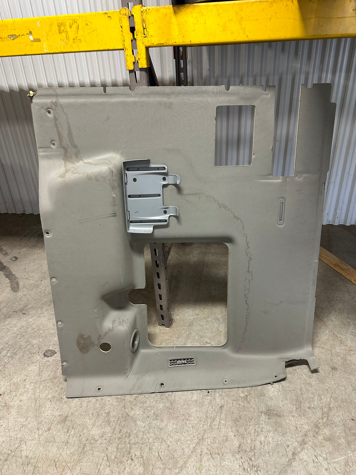 International Panel Assembly Side Sleeper Crescent 3805667C92 Used Par ...