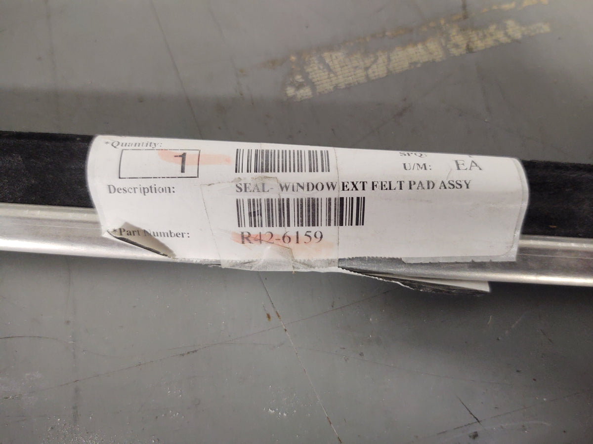 Peterbilt seal window exterior felt pad assembly R42 6159 New Old Stoc ...