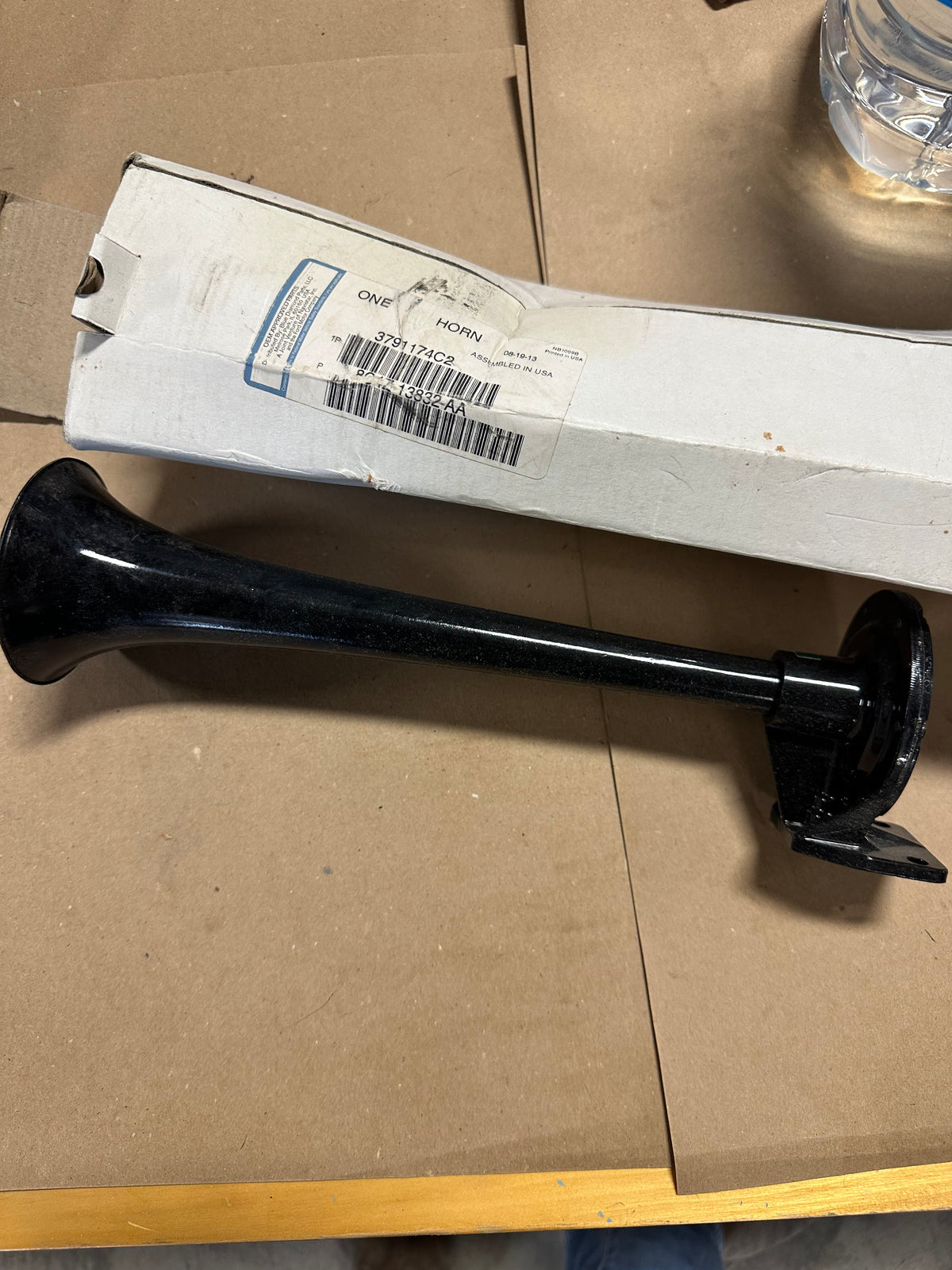 International Horn 3791174C2 new old stock part — North Georgia Trucks ...