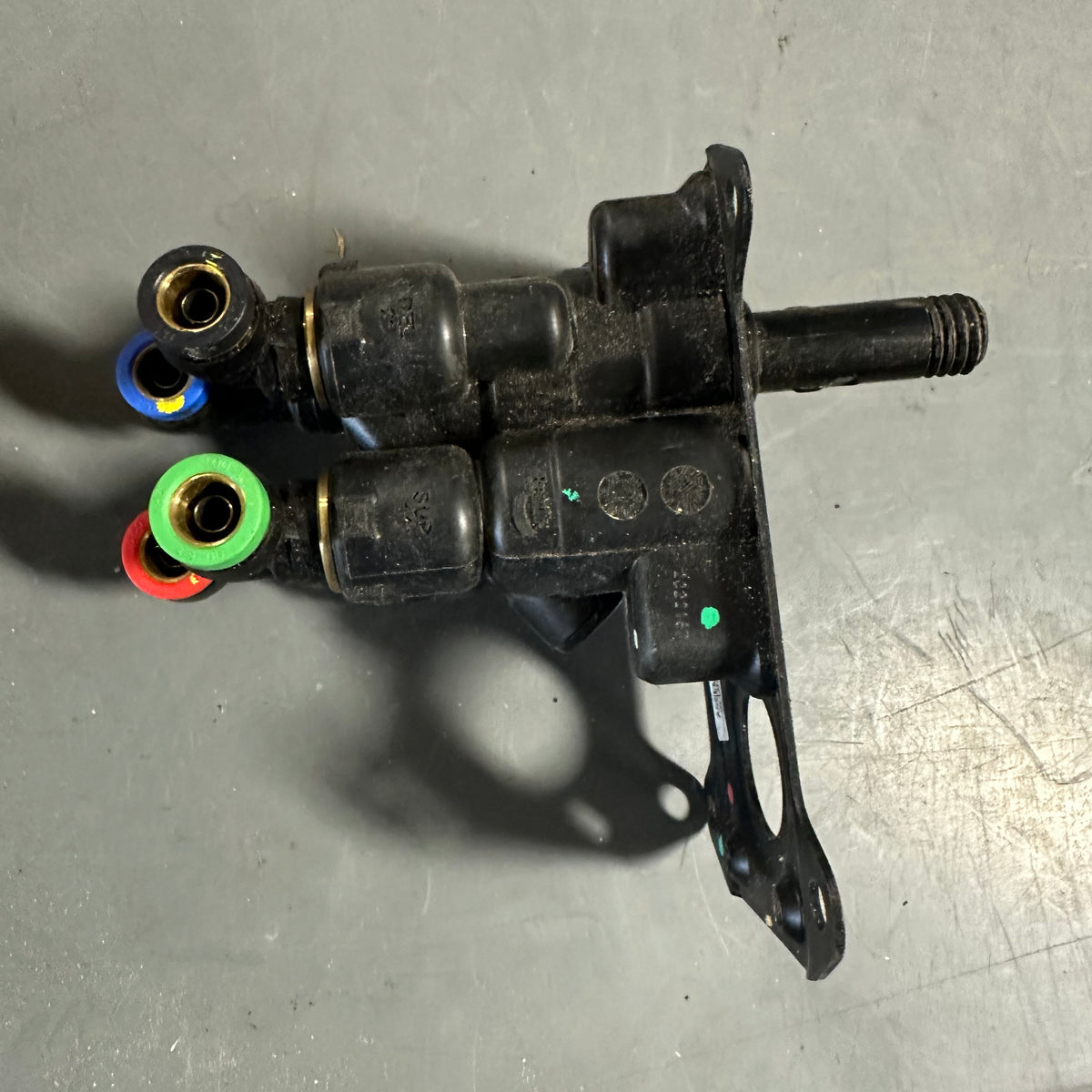Bendix brake control valve 909598 new old stock part — North Georgia ...