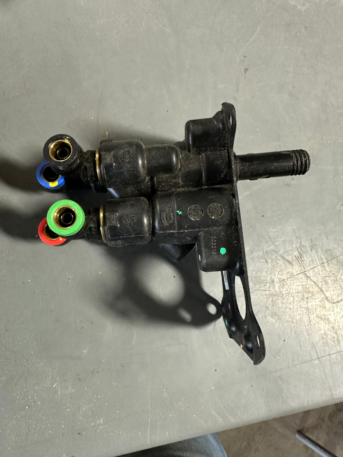 Bendix brake control valve 909598 new old stock part — North Georgia ...